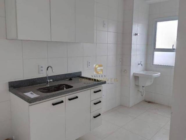 Apartamento com 2 dormitórios à venda, 57 m² por R$ 313.000,00 São João Jacareí/SP
