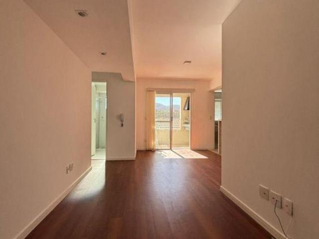 Apartamento com 2 dormitórios à venda, 57 m² por R$ 425.000,00 Jardim Country Club Poços de Cald