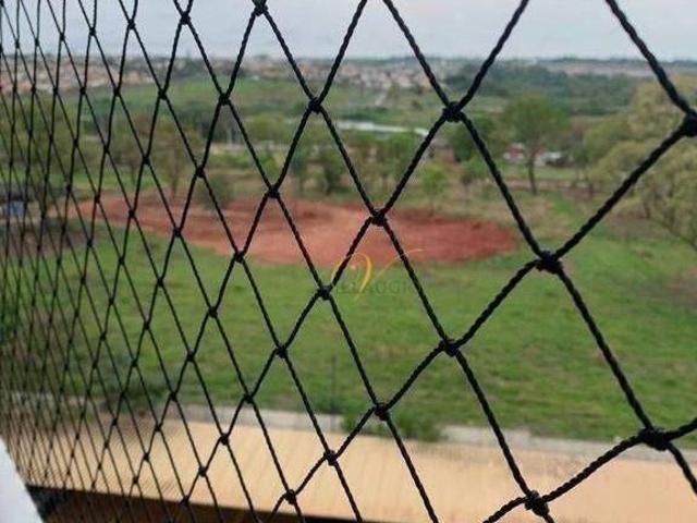 Apartamento com 2 dormitórios à venda, 51 m² por R$ 240.000