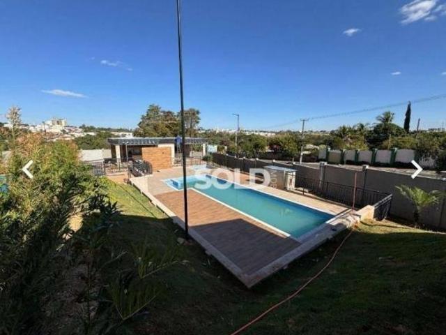 Apartamento com 2 dormitórios à venda, 52 m² por R$ 200.000,00 Jardim Samello Woods Franca/SP