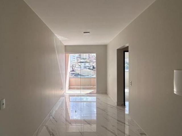 Apartamento com 2 dormitórios à venda, 64 m² por R$ 300.000,00 Antônio Caixeta Patos de Minas/MG
