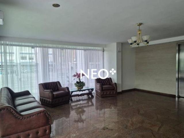 Apartamento com 2 dormitórios à venda, 65 m² por R$ 750.000,00 Boqueirão Santos/SP
