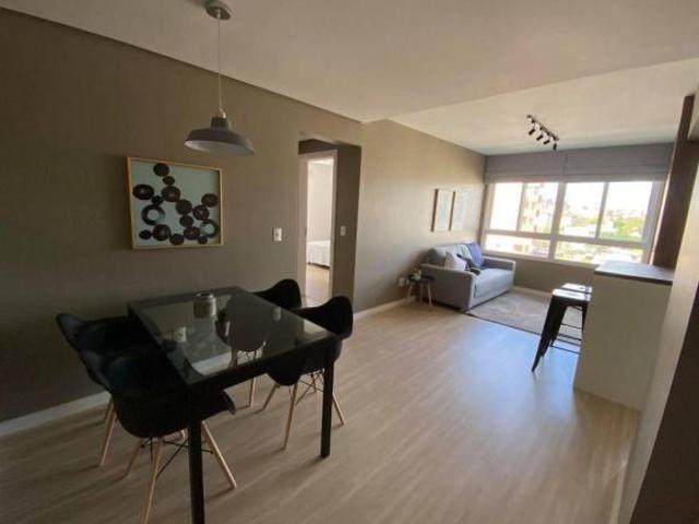 Apartamento com 2 dormitórios à venda, 66 m² por R$ 669.000,00 Jardim do Salso Porto Alegre/RS