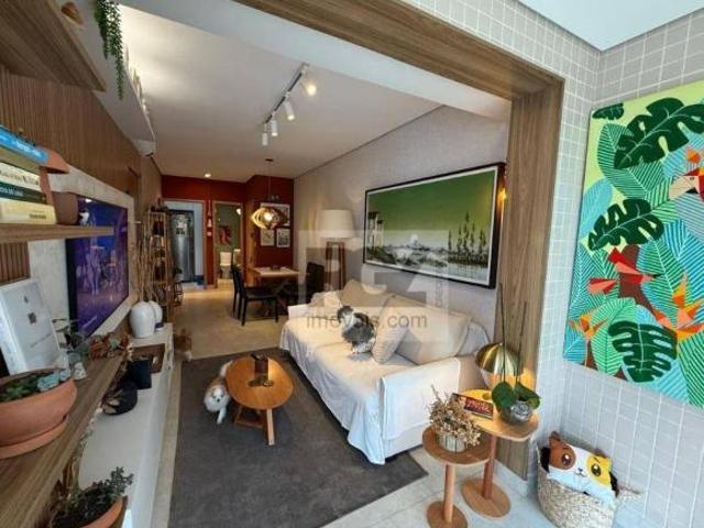 Apartamento com 2 dormitórios à venda, 66 m² por R$ 910.000,00 Campo Grande Santos/SP