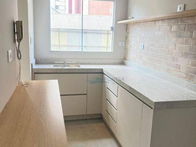 Apartamento com 2 dormitórios à venda, 67 m² por R$ 345.000,00 Centro Londrina/PR
