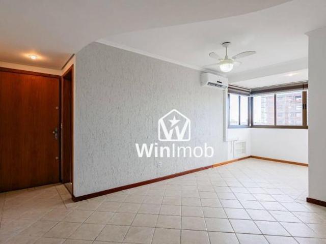 Apartamento com 2 dormitórios à venda, 67 m² por R$ 550.000,00 Passo d&apos Areia Porto Alegre/RS