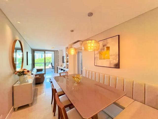 Apartamento com 2 dormitórios à venda, 74 m² por R$ 1.290.000,00 Centro Florianópolis/SC