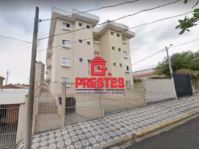 Apartamento com 2 dormitórios à venda, 74 m² por R$ 275.000,00