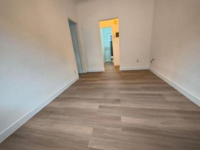 Apartamento com 2 dormitórios à venda, 75 m² por R$ 390.000,00 Embaré Santos/SP