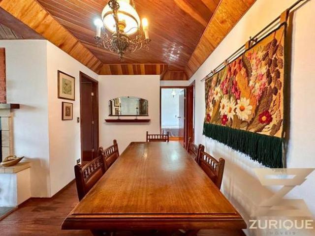 Apartamento com 2 dormitórios à venda, 75 m² por R$ 650.000,00 Capivari Campos do Jordão/SP