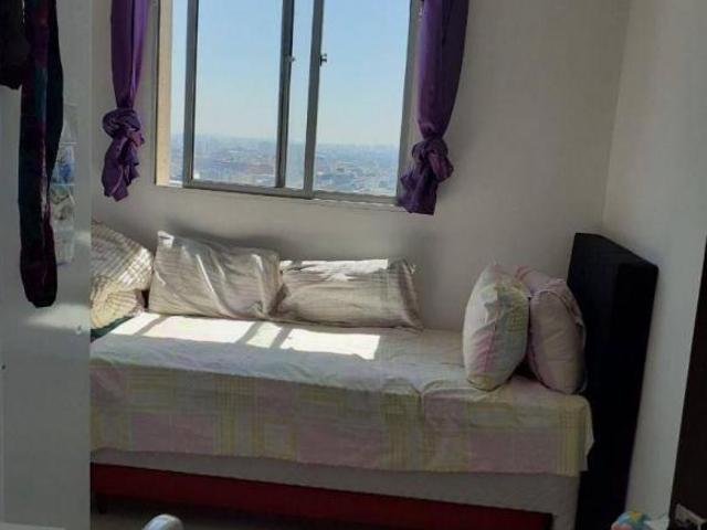 Apartamento com 2 dormitórios à venda, 79 m² por R$ 300.000