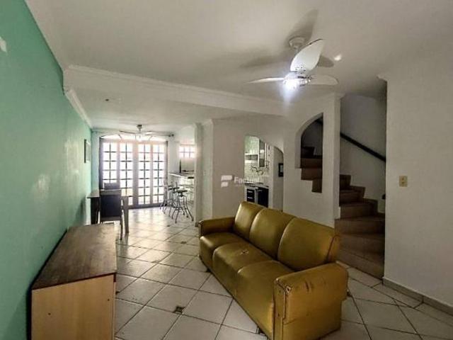 Apartamento com 2 dormitórios à venda, 70 m² por R$ 300.000,00 Enseada Guarujá/SP