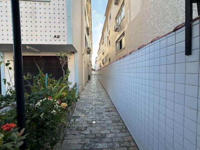 Apartamento com 2 dormitórios à venda, 70 m² por R$ 370.000,00 Campo Grande Santos/SP