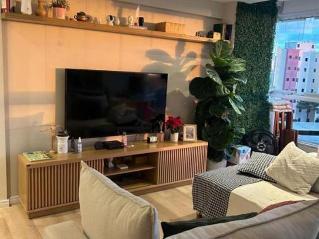Apartamento com 2 dormitórios à venda, 72 m² por R$ 650.000,00 Jardim Califórnia Jacareí/SP