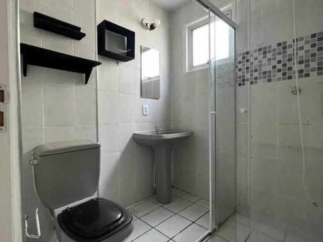Apartamento com 2 dormitórios bem atualizado