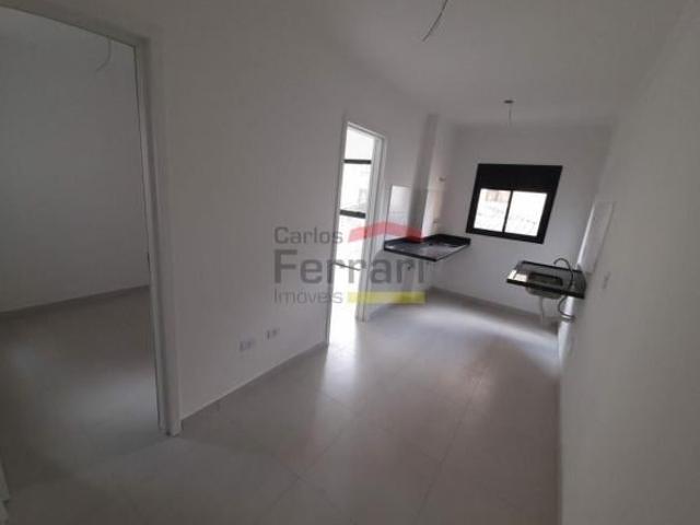 APARTAMENTO COM 2 DORMITÓRIOS BEM NO MIOLO DE SANTANA