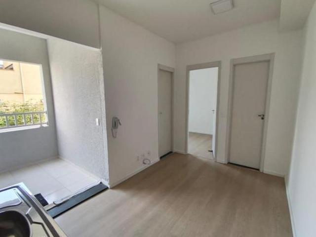 Apartamento com 2 dormitórios com 30m no Jardim Aeroporto