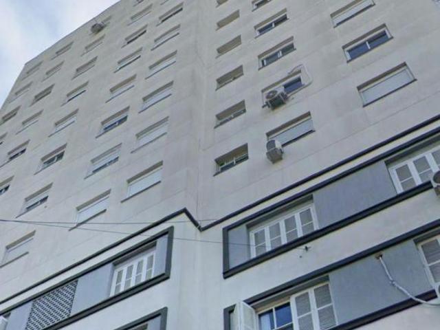 Apartamento com 2 dormitórios com dependencia completa no Santana