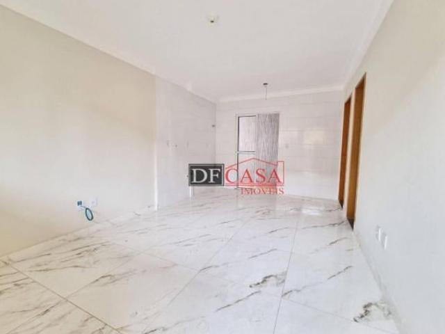 Apartamento com 2 dormitórios com varanda e 1 vaga de garagem Próximo ao metrô Guilhermina