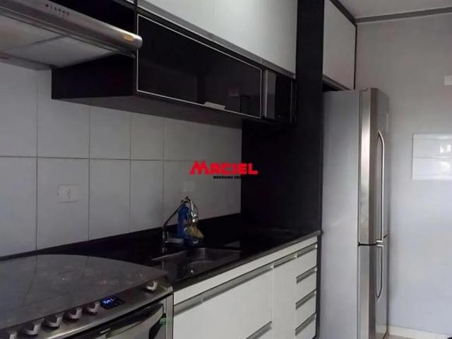 Apartamento com 2 dormitórios e móveis planejados no Morumbi em São José dos Campos