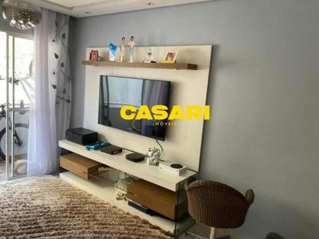 Apartamento com 2 dormitórios e móveis planejados à venda no Centro São Bernar