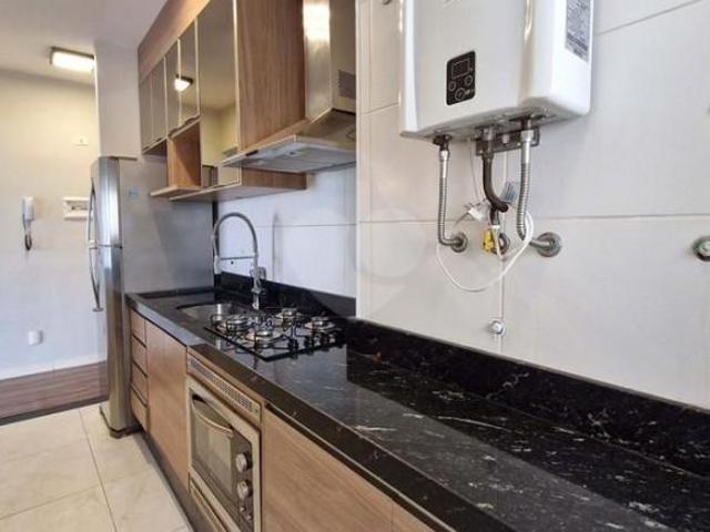 Apartamento com 2 dormitórios e excelente localização na Lapa