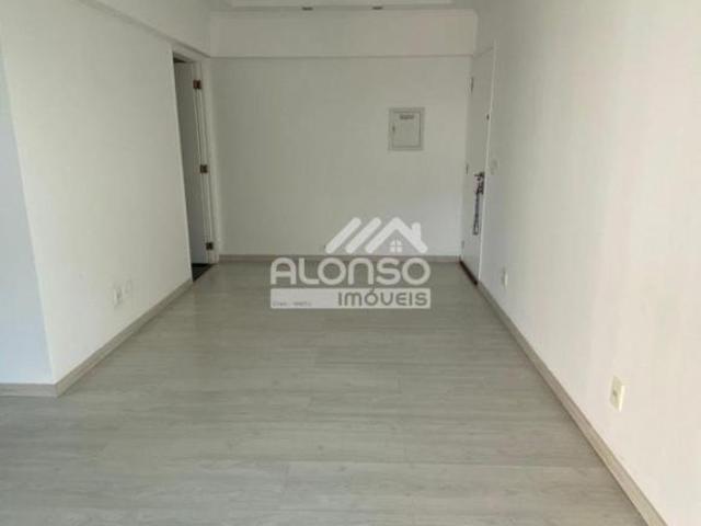 Apartamento com 2 dormitórios e suíte com 2 vagas no Jardim Esmeralda