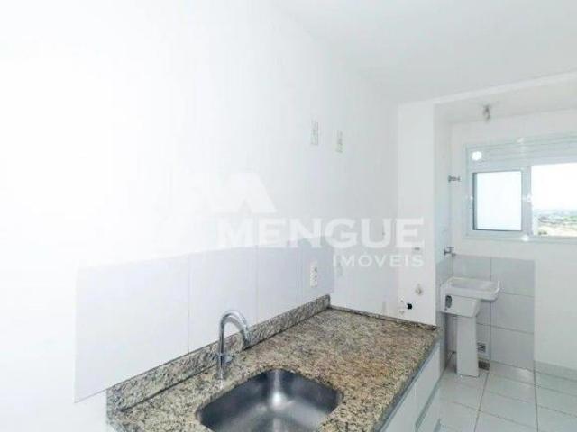 Apartamento com 2 dormitórios e uma vaga no bairro Humaitá, com 52m² por R$ 300.000,00