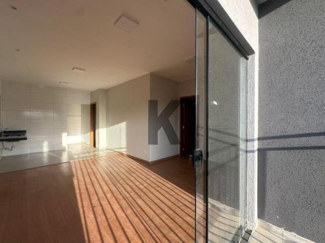 Apartamento com 2 dormitórios e varanda no bairro Vergani em Pouso Alegre