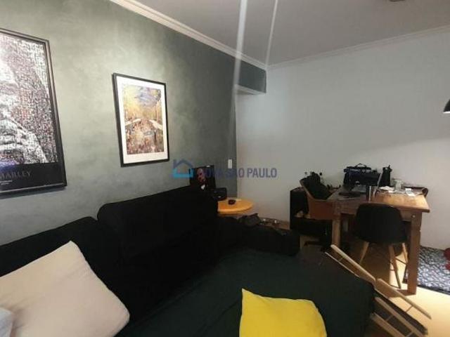 Apartamento com 2 dormitórios e Varanda na Saúde
