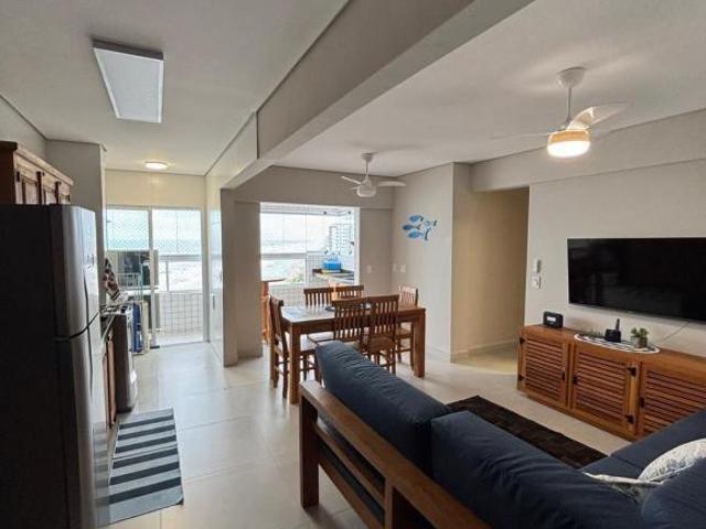 Apartamento com 2 dormitórios e vista mar!