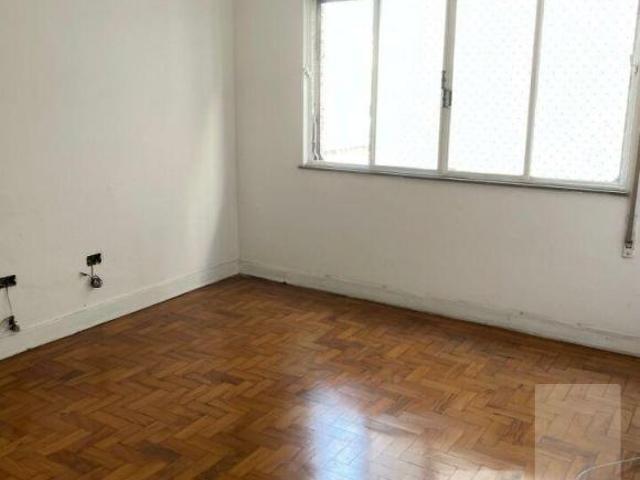 Apartamento com 2 dormitórios e 1 vaga, 78 m2 bem distribuídos Santa Cecília