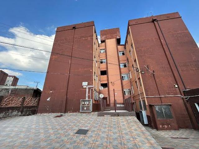 Apartamento com 2 Dormitórios e 1 vaga de garagem próximo ao Terminal Tiradentes
