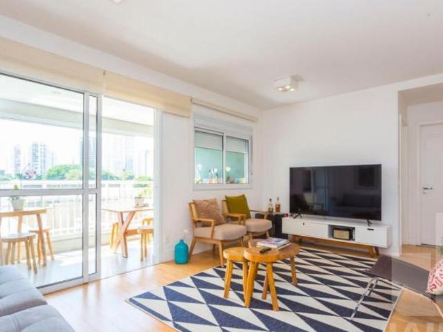 Apartamento com 2 dormitórios e 1 vaga na Barra Funda