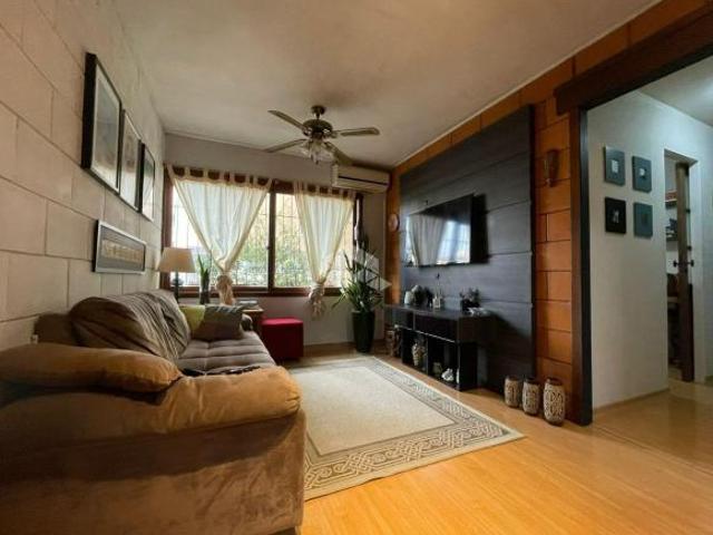 Apartamento com 2 dormitórios e 2 vagas de garagem cobertas no bairro Tristeza