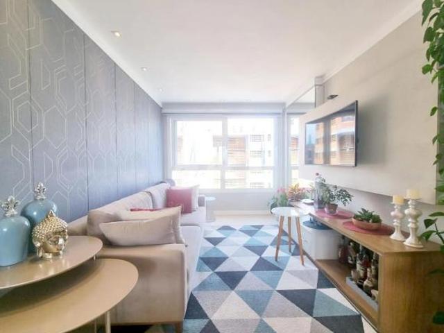 Apartamento com 2 dormitórios e 2 vagas de garagem em Torres RS