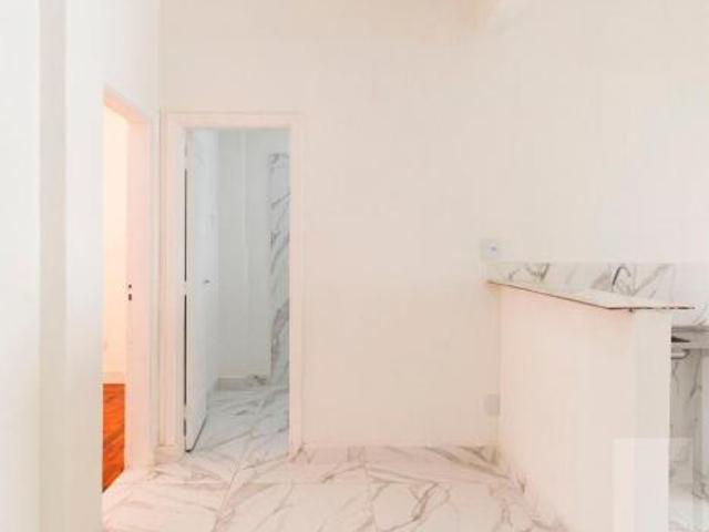 Apartamento com 2 Dormitórios em Centro