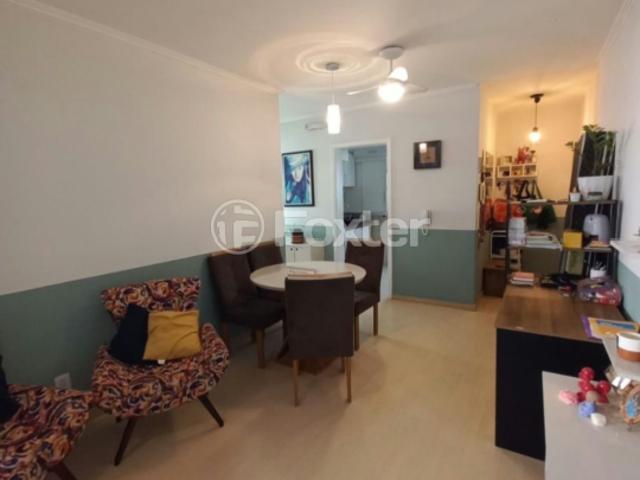 Apartamento com 2 dormitórios em Porto Alegre
