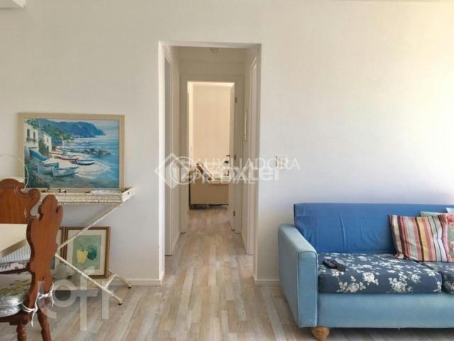 Apartamento com 2 dormitórios em Porto Alegre