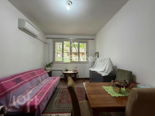 Apartamento com 2 dormitórios em Porto Alegre