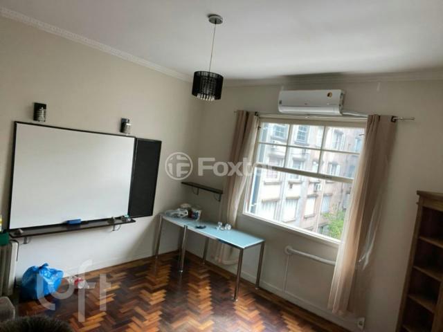 Apartamento com 2 dormitórios em Porto Alegre