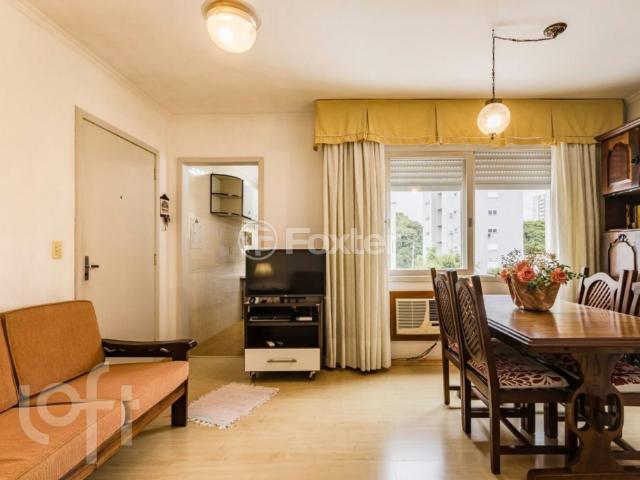 Apartamento com 2 dormitórios em Porto Alegre