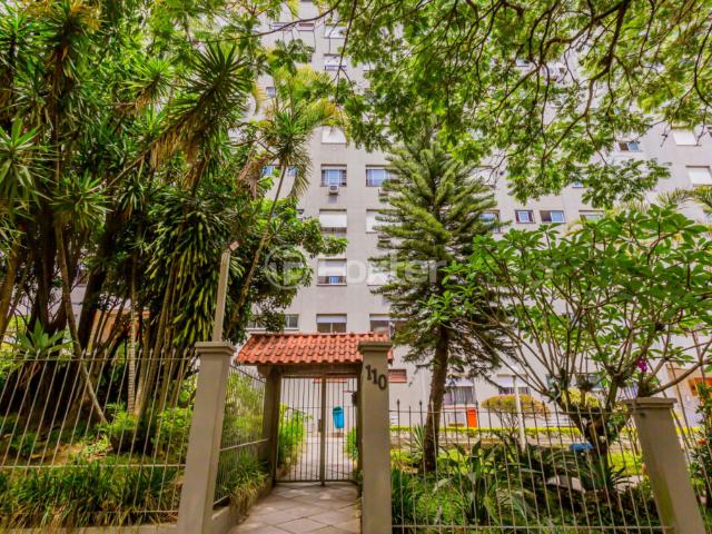 Apartamento com 2 dormitórios em Porto Alegre