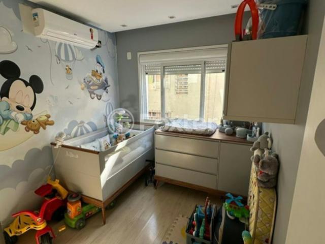 Apartamento com 2 dormitórios em Porto Alegre