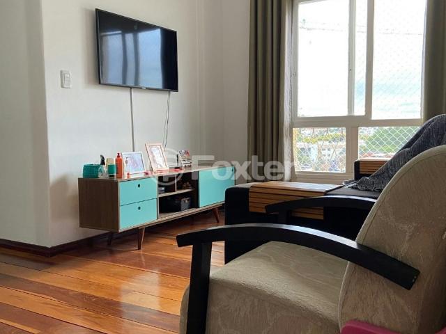 Apartamento com 2 dormitórios em Porto Alegre