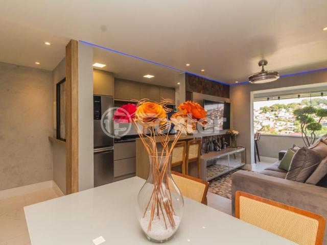 Apartamento com 2 dormitórios em Porto Alegre