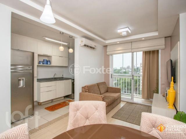 Apartamento com 2 dormitórios em Porto Alegre