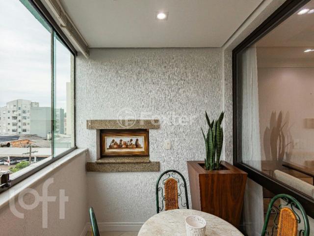 Apartamento com 2 dormitórios em Porto Alegre