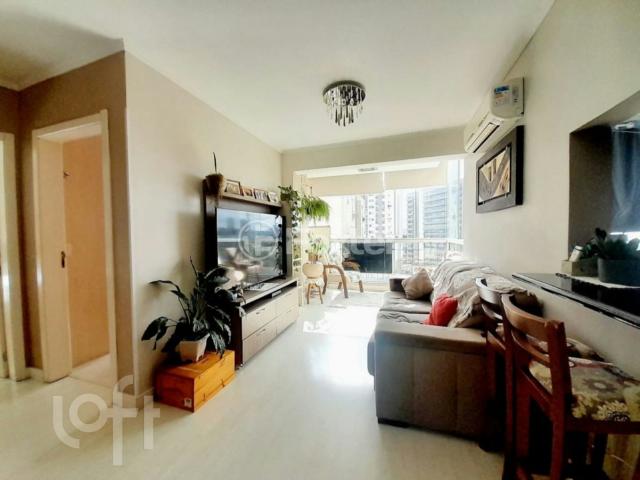 Apartamento com 2 dormitórios em Porto Alegre