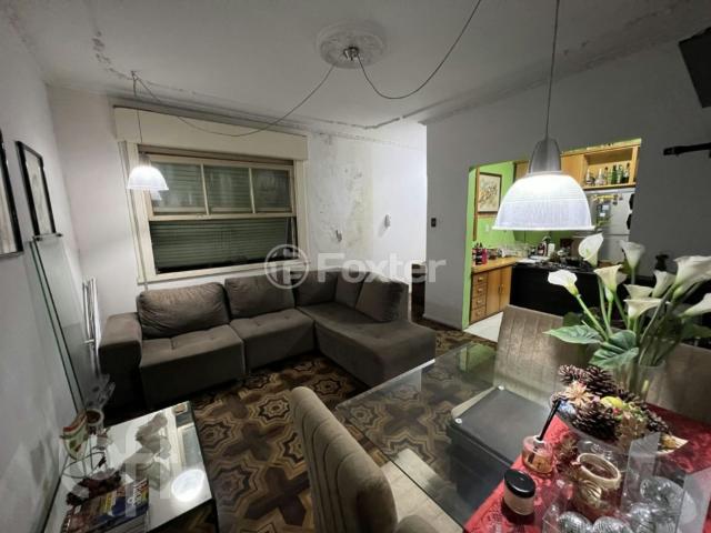 Apartamento com 2 dormitórios em Porto Alegre